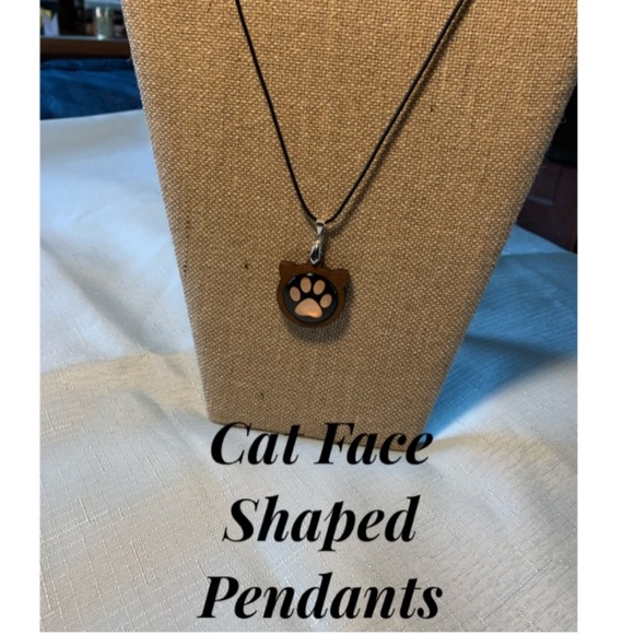Hand Crafted | Jewelry | Nwt Handmade Cat Face Shaped Pendants W Paw ...